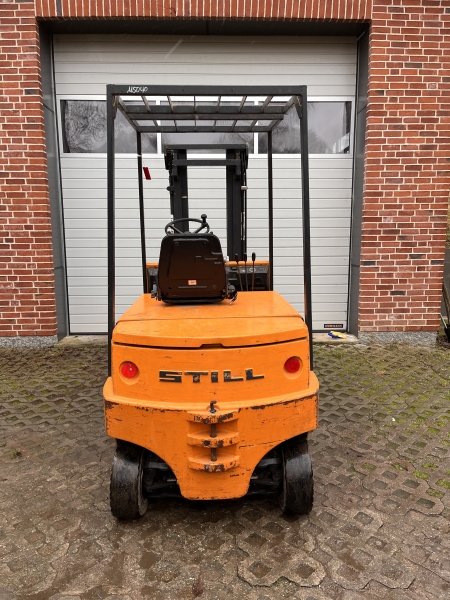 Verkauf von Gabelstaplern, BW-Restposten und Transport BW-Depot Tolk ...